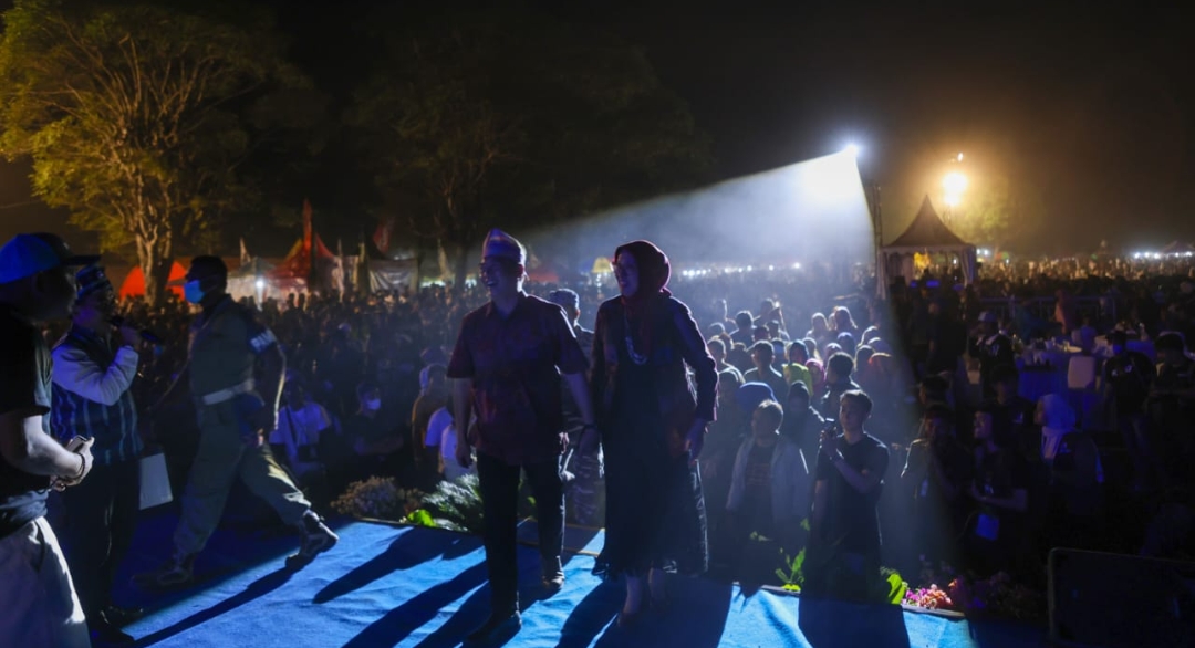 Malam Puncak Festival Lakey 2025, Gubernur NTB Ajak Dompu Terus ...